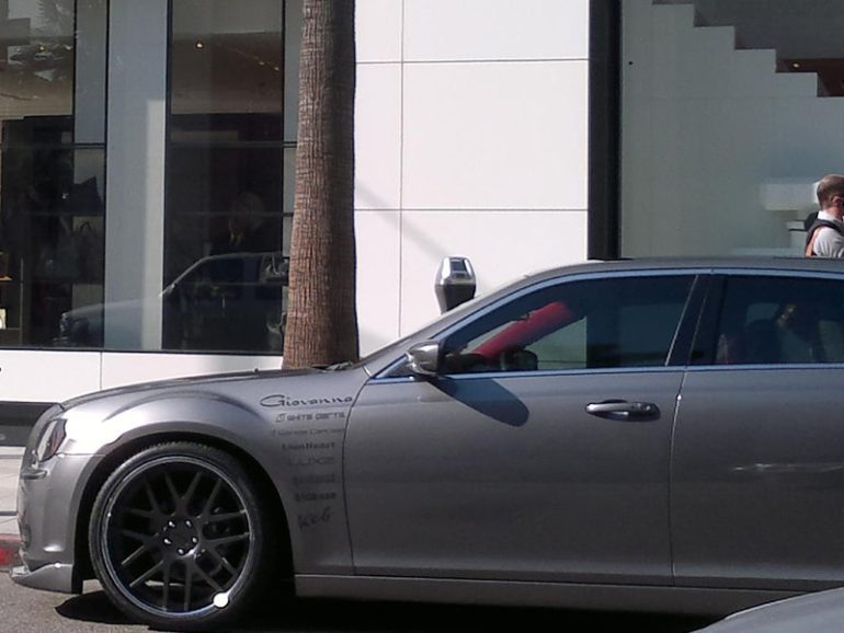CHRYSLER 300C – GFG CREST – Giovanna Luxury Wheels