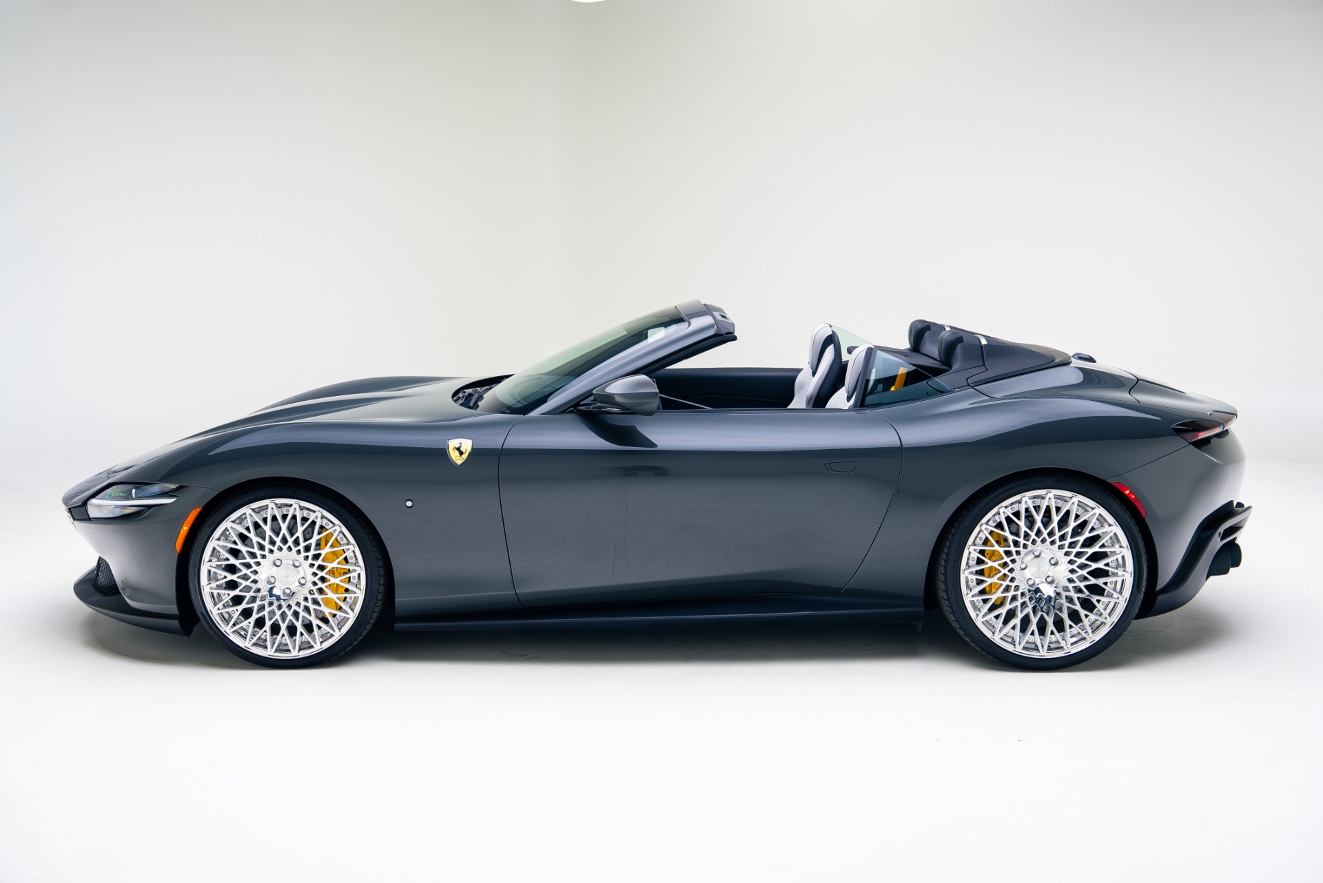 Ferrari Roma GFG Volare – Giovanna Luxury Wheels